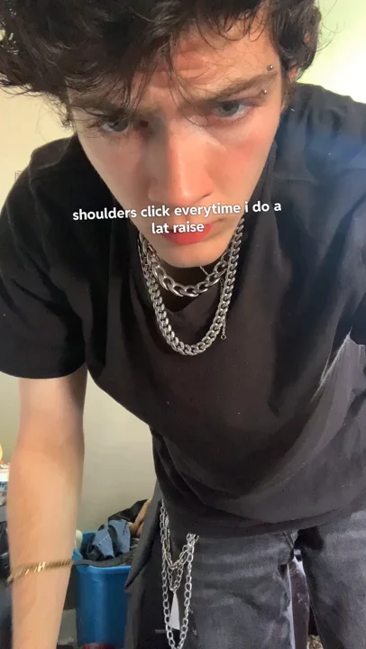 shoulders click everytime i do a lat raise | Scrolller
