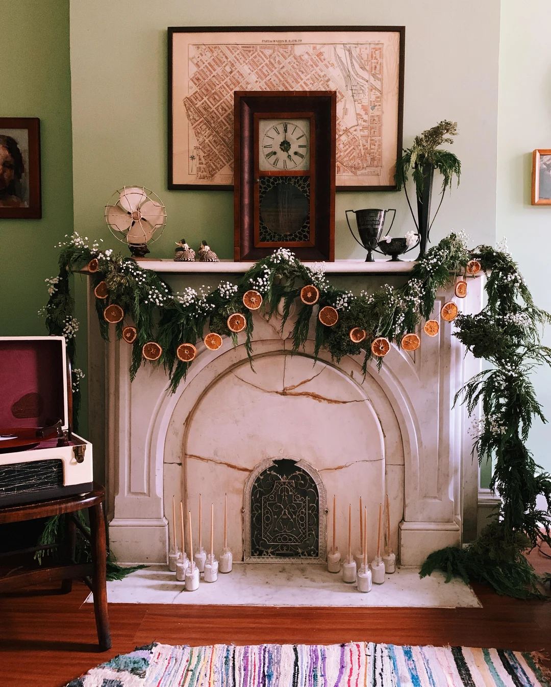 Garland stays up until it dies. | Scrolller