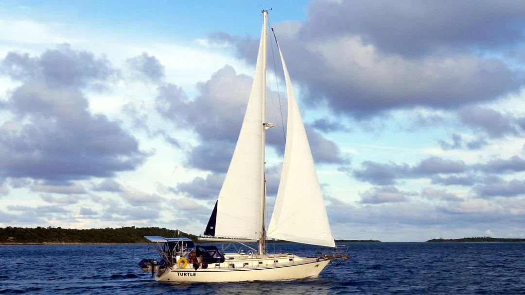 Smooth Sailing the Bahamas! | Scrolller