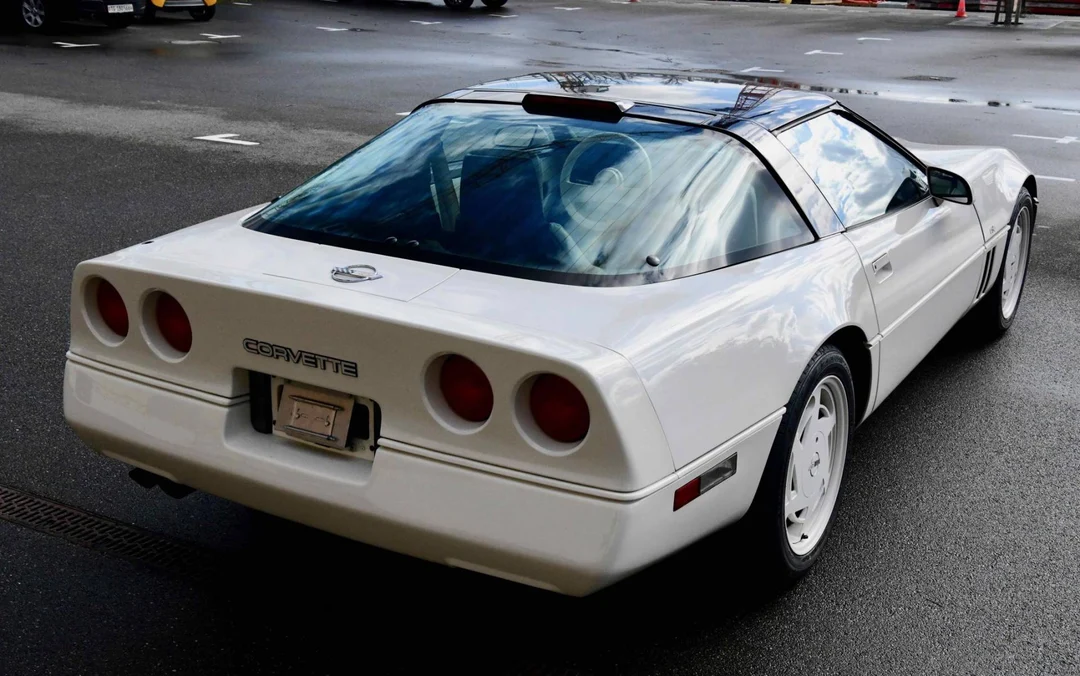 Chevrolet Corvette 35th Anniversary Edition 1989 [1920 x 1201] | Scrolller