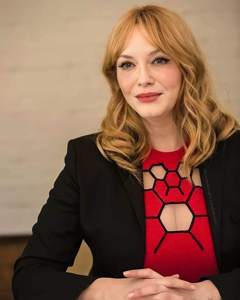 Discover more like Christinahendricks: More of the smiley. and Related Content | Scrolller