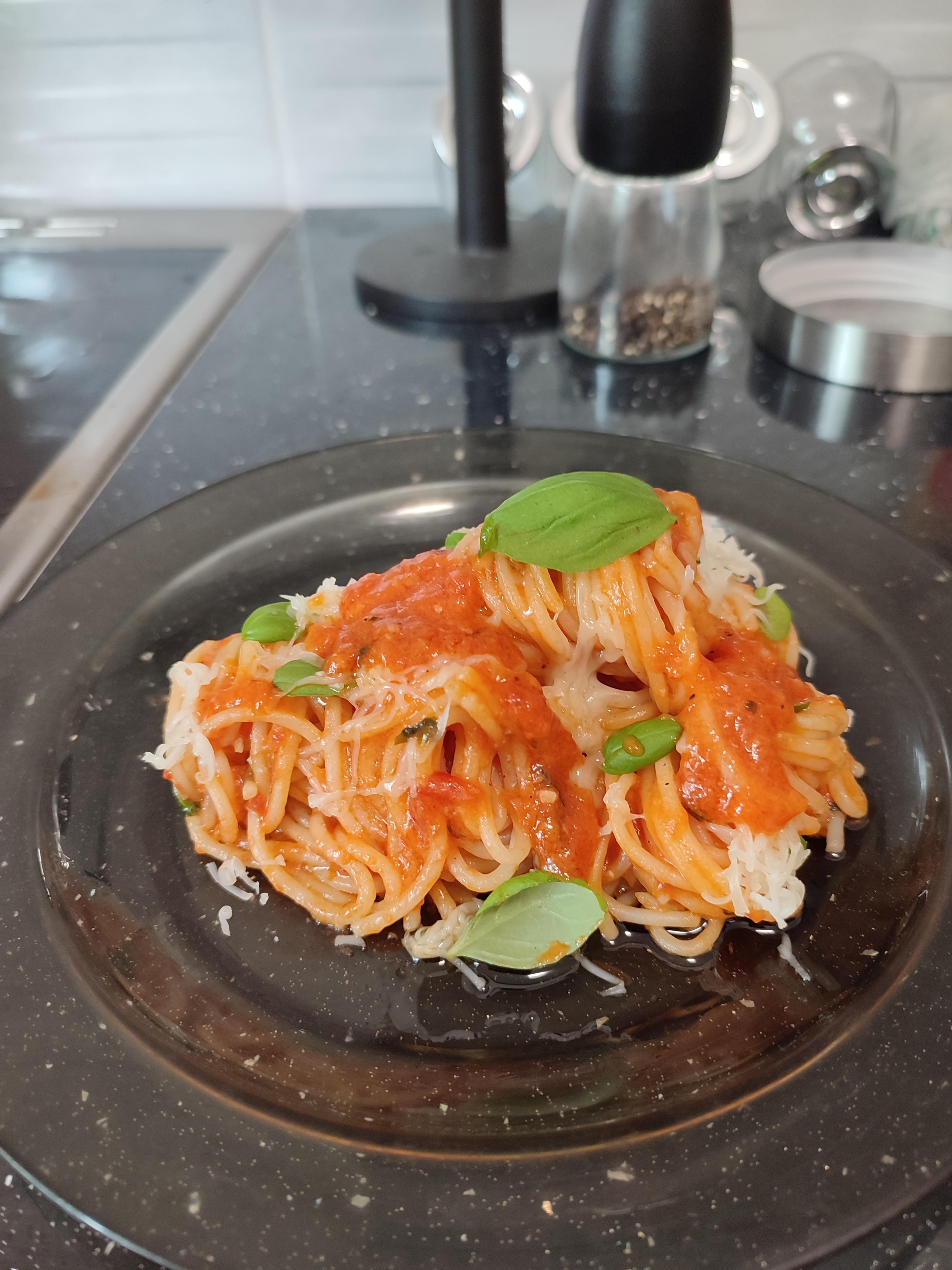 Pasta Pomodoro [homemade] | Scrolller