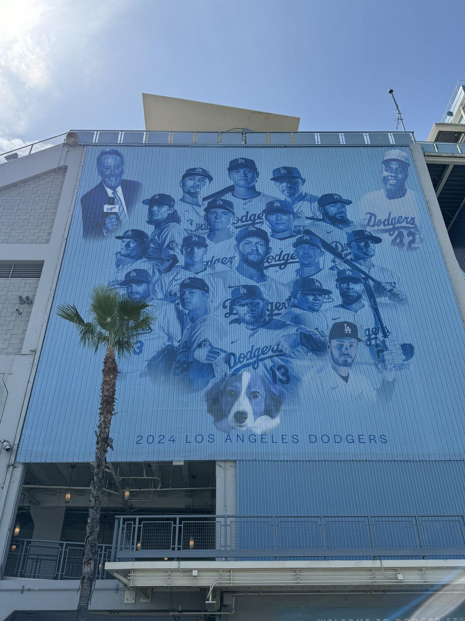 I saw someone else post it but here's my version. Go Dodgers! | Scrolller