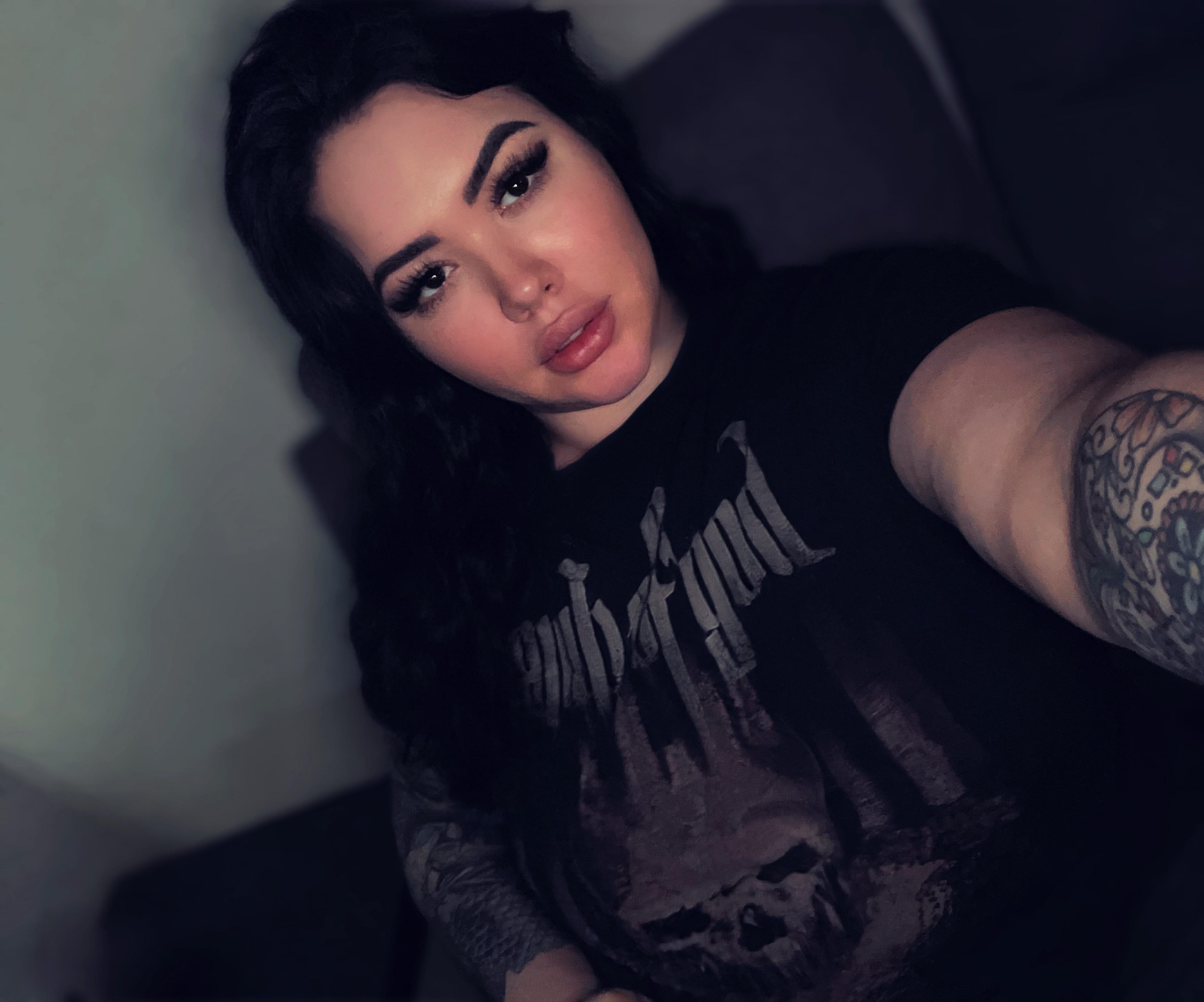 Native American, white | Scrolller