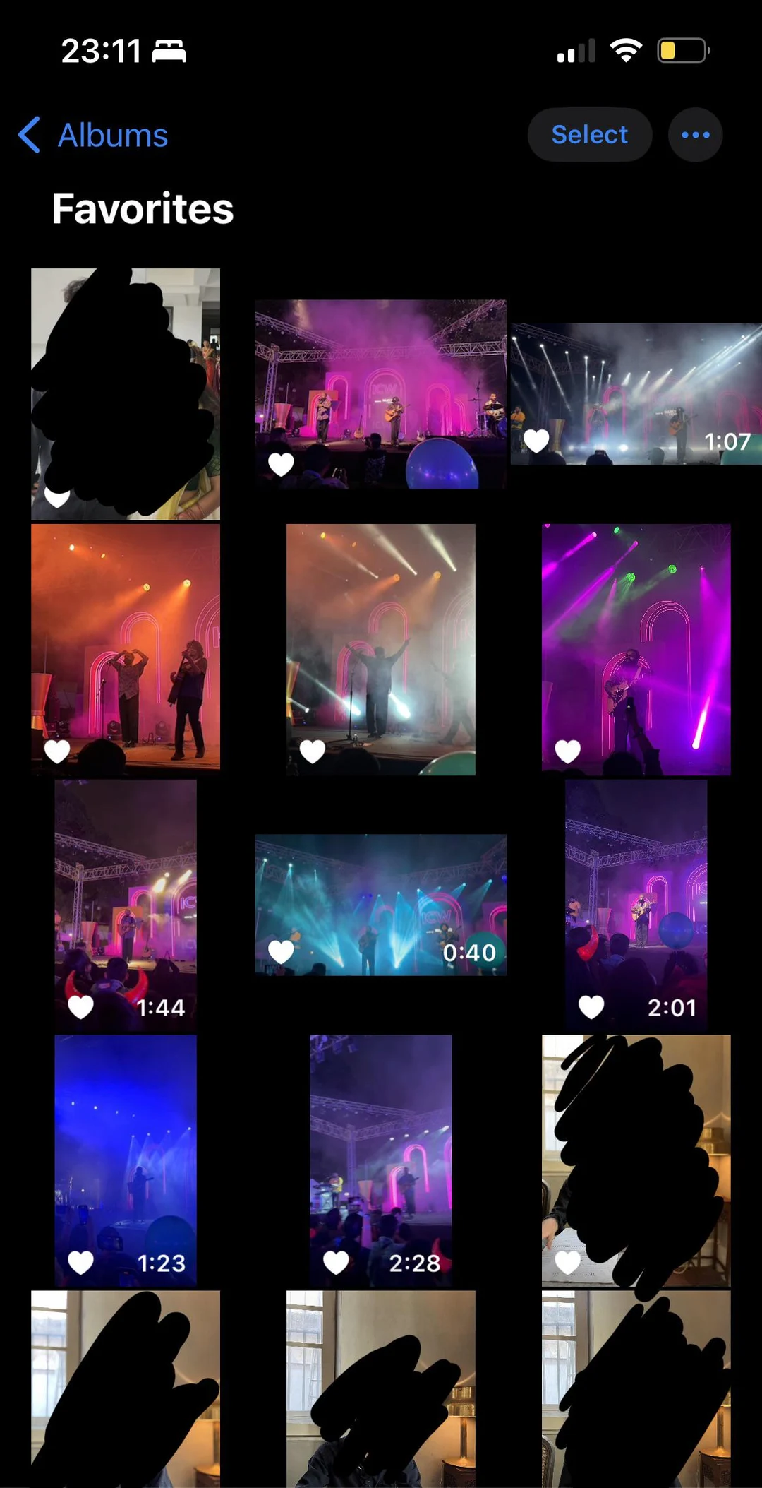 Black bars between photos in grid view? | Scrolller