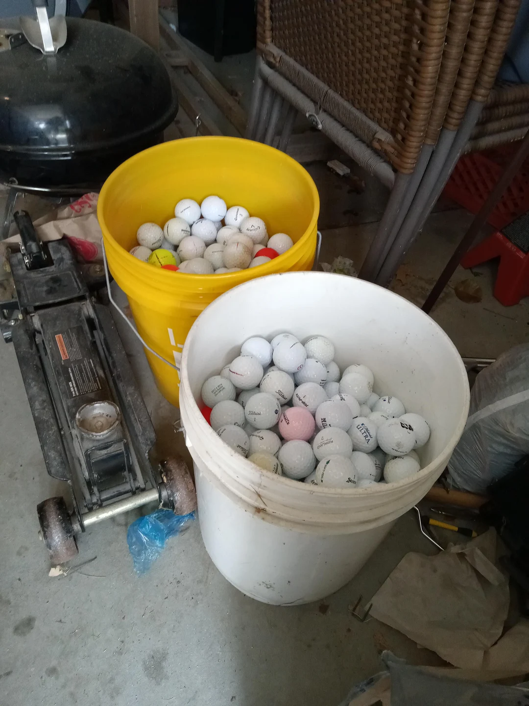 Perks of working at a golf course: free balls | Scrolller