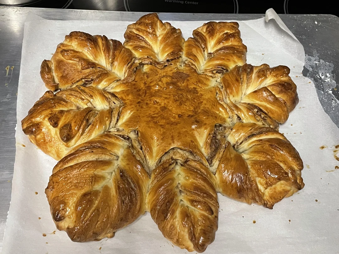 Made a Star Bread with cinnamon, sugar and pecans. So good! | Scrolller