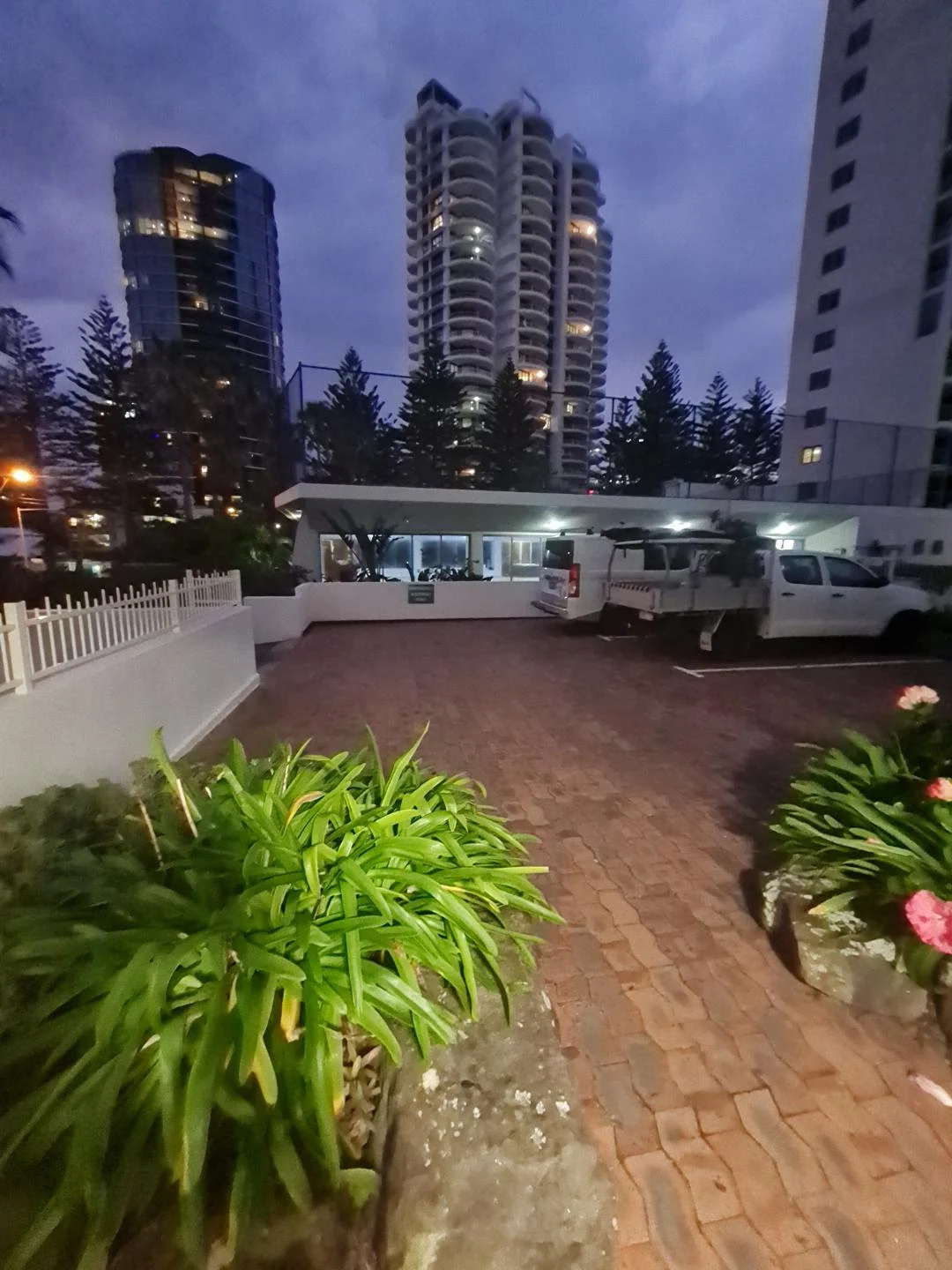 Carpark for impossibility tight turning circles only | Scrolller