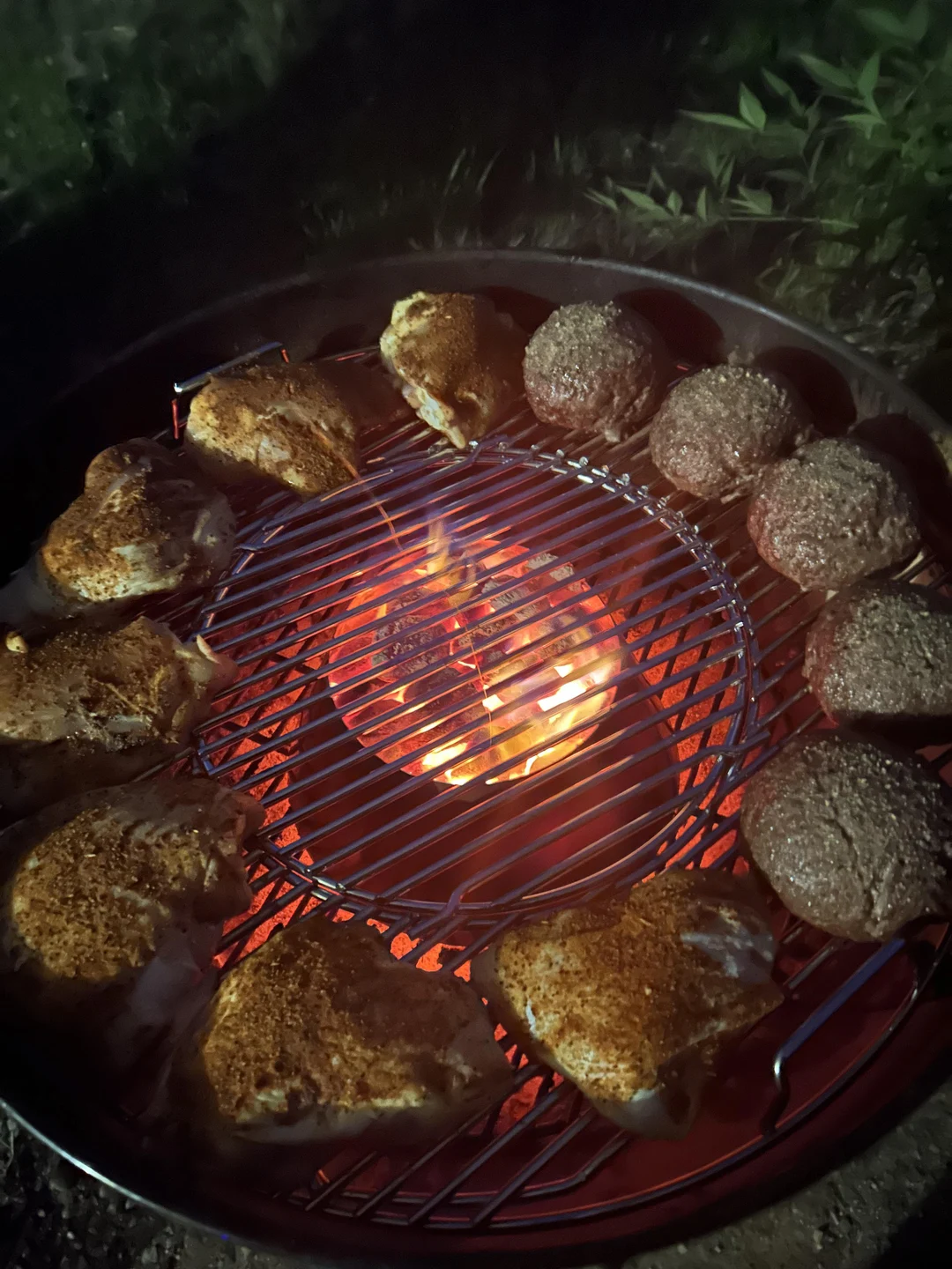 Liberated an old kettle from the dump. Got a new grill and Vortex. God bless America. | Scrolller