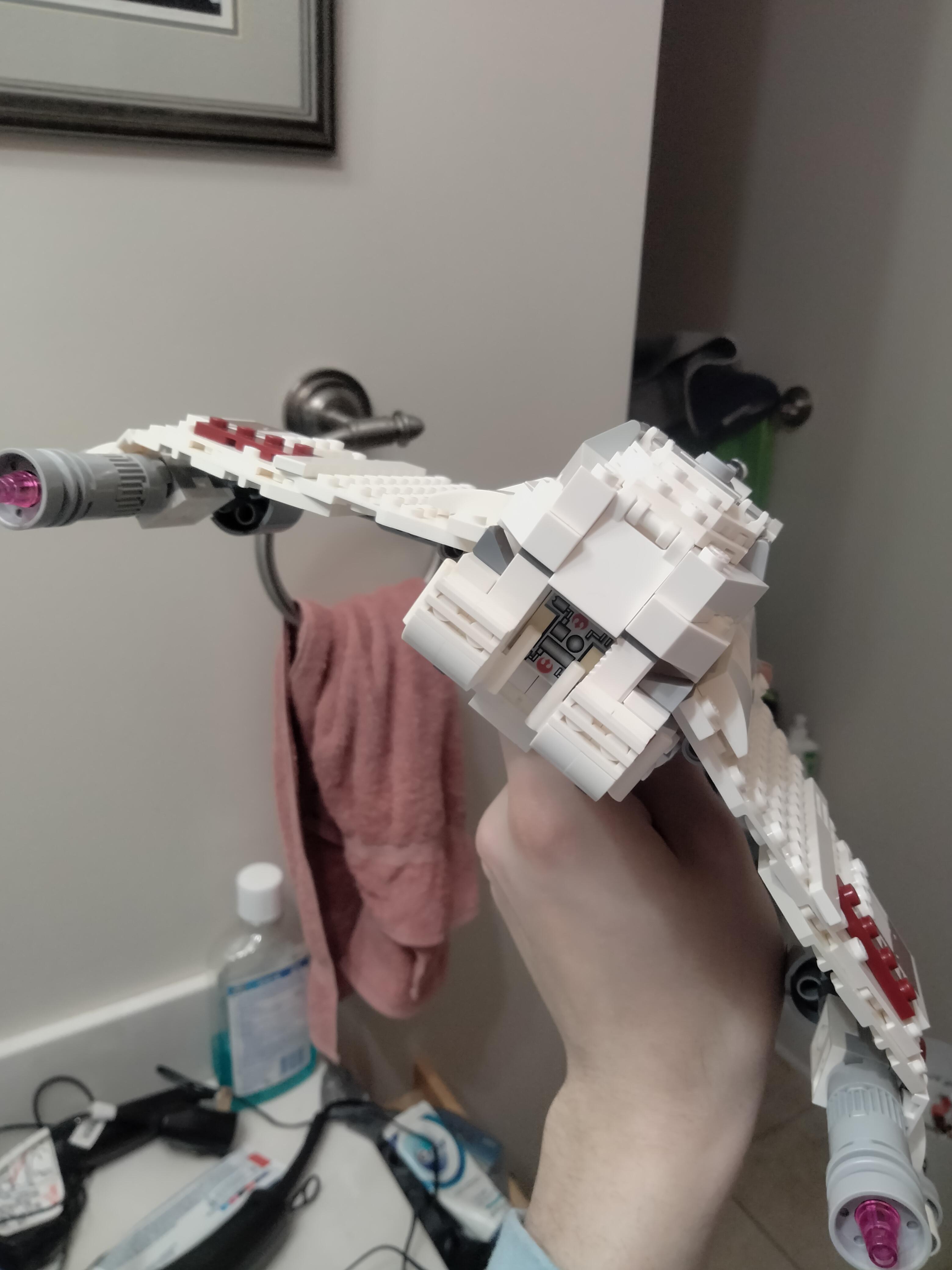 Custom E-wing starfighter | Scrolller