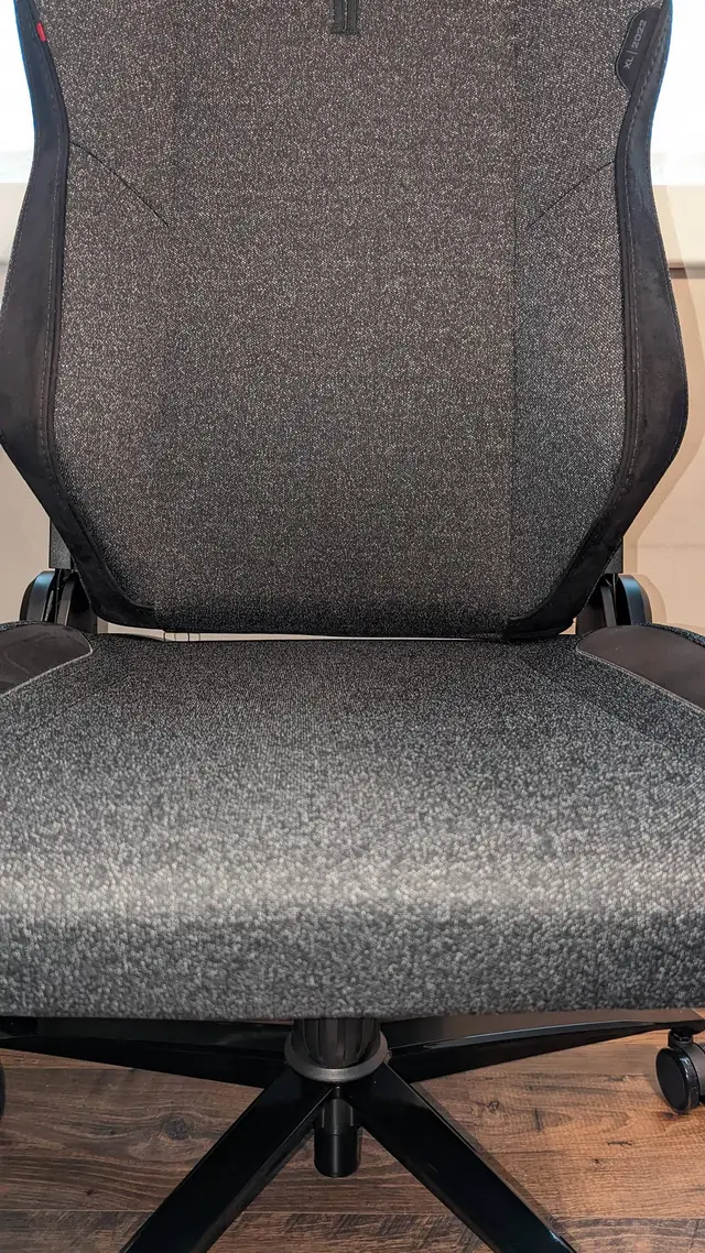 Is this gap normal on Titan Evo 2022 | Scrolller