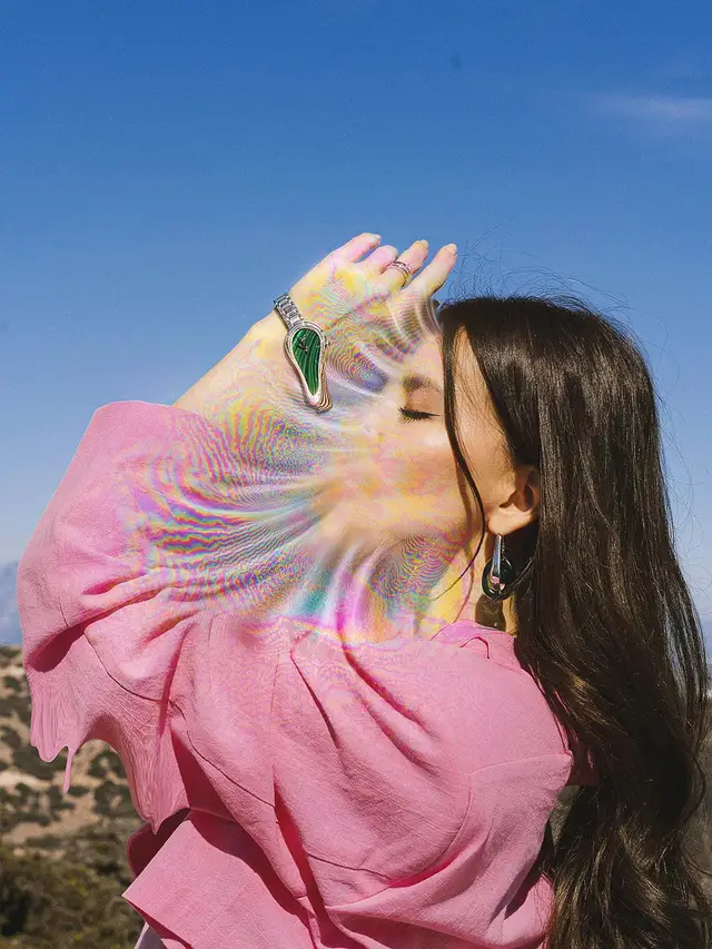 Psychedelic morphing | Scrolller