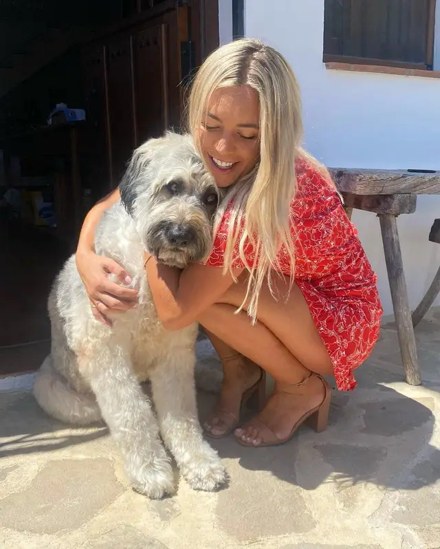 Danni Menzies | Scrolller