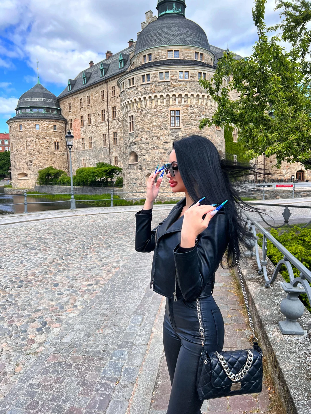 Leather outfit for walking | Scrolller