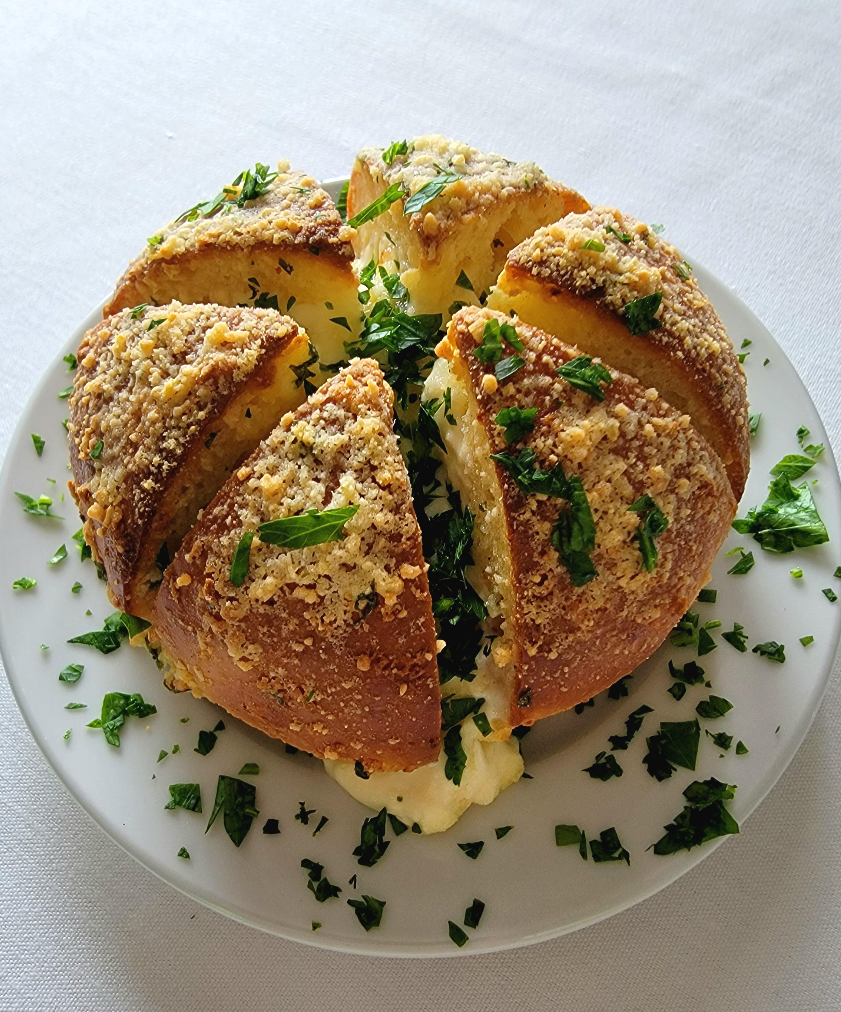 Korean-Style Garlic Bread I made for tonight's special appetizer! | Scrolller