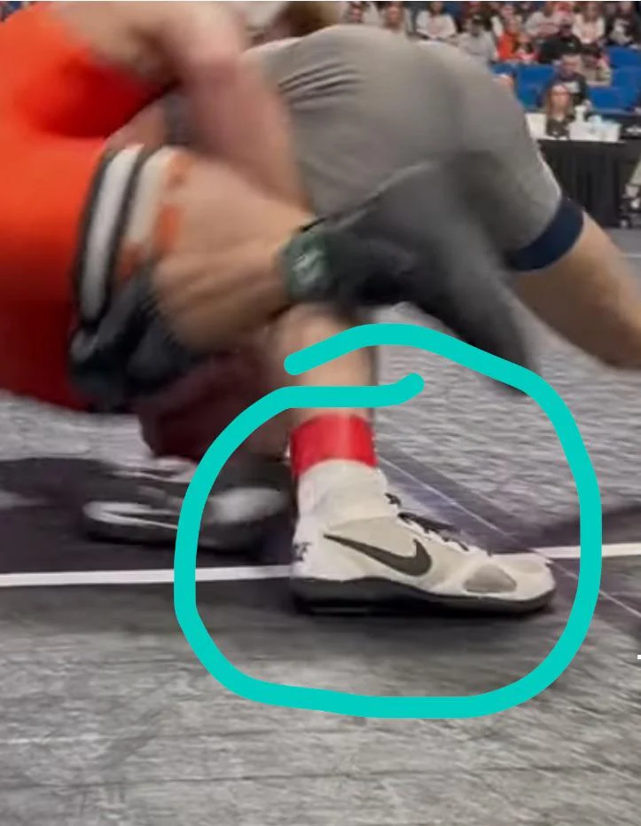 What Nike shoes are these? | Scrolller