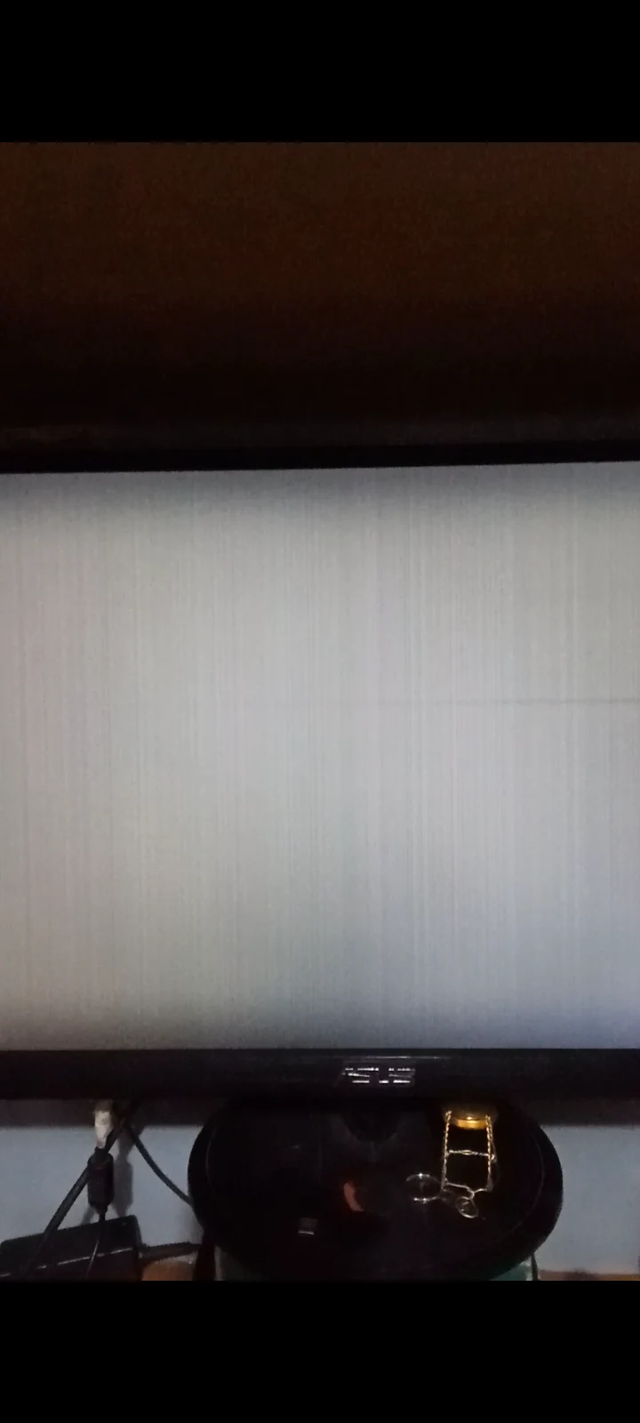 My ASUS monitor is stuck on this loop. | Scrolller