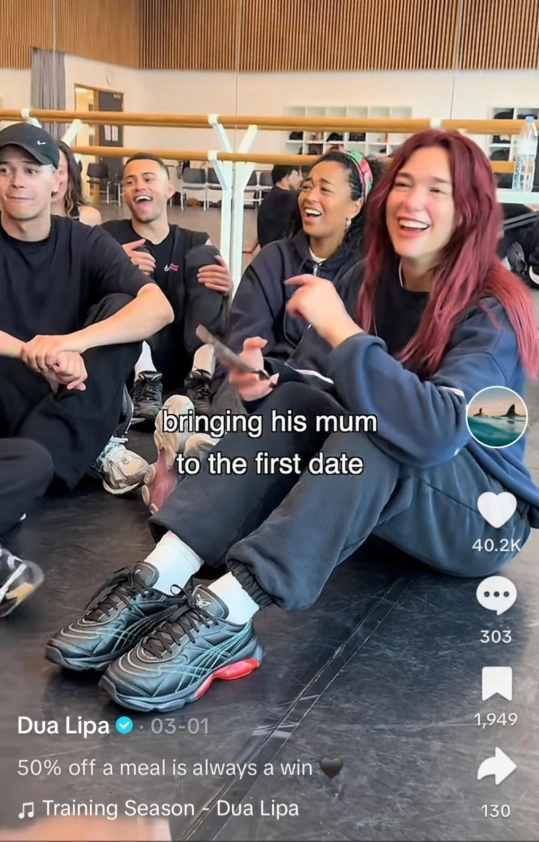 Whats on my girl Dua Lipa's feet? | Scrolller