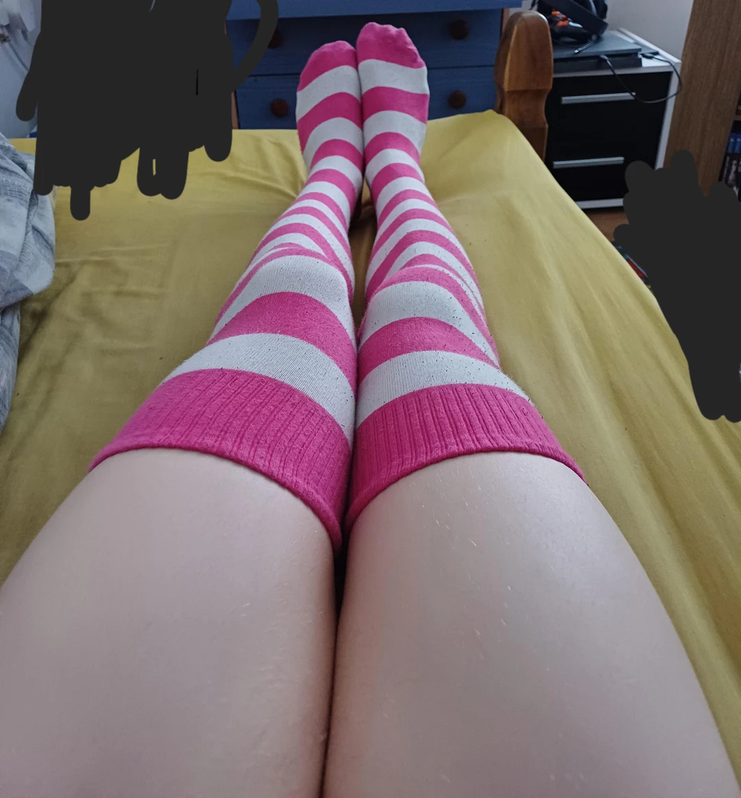 Terrible Thighs or What? | Scrolller