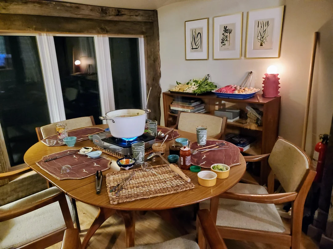 Hot pot at the cabin | Scrolller