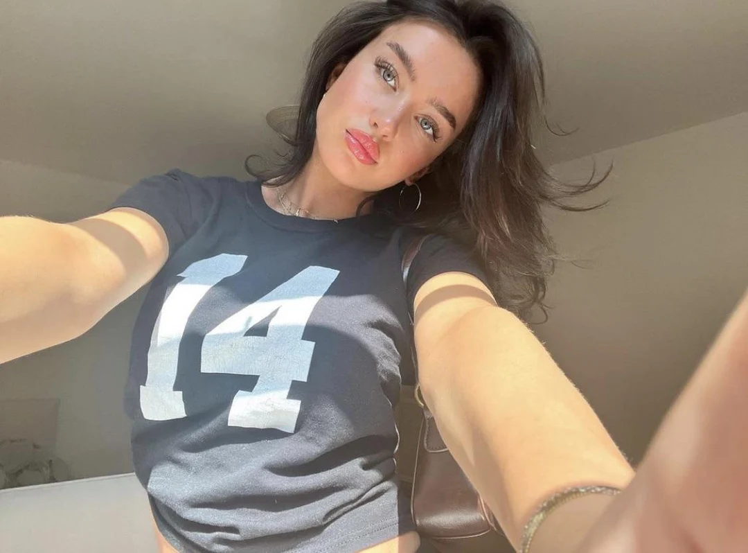 Tiffany Carson | Scrolller