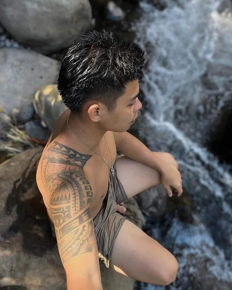 Confusing peenspective | Scrolller