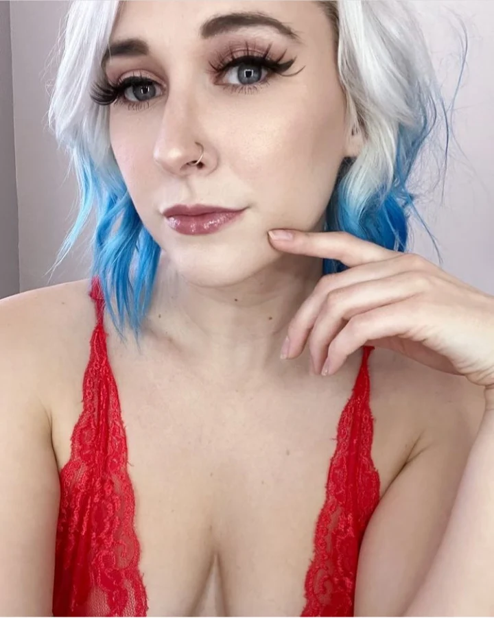 Heather Monroe | Scrolller