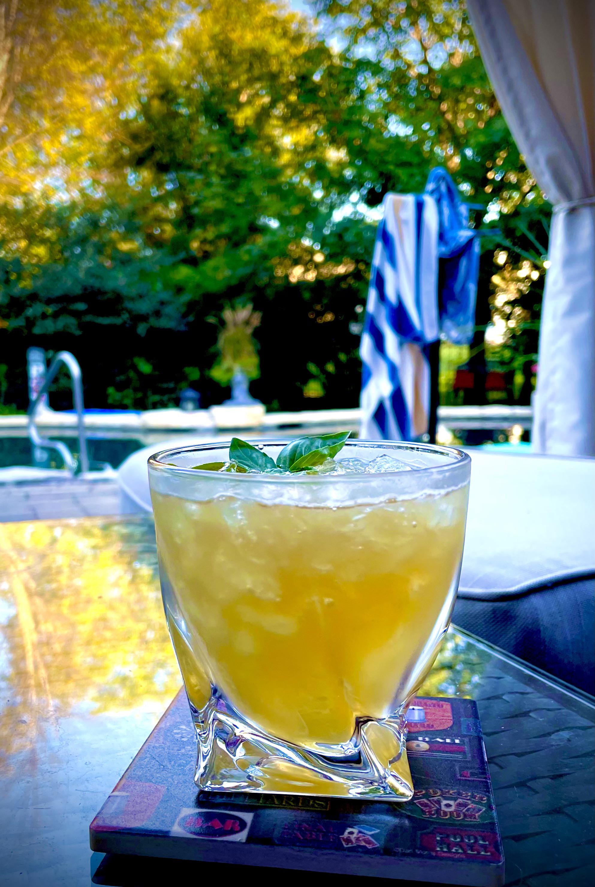 Bourbon Basil Smash | Scrolller