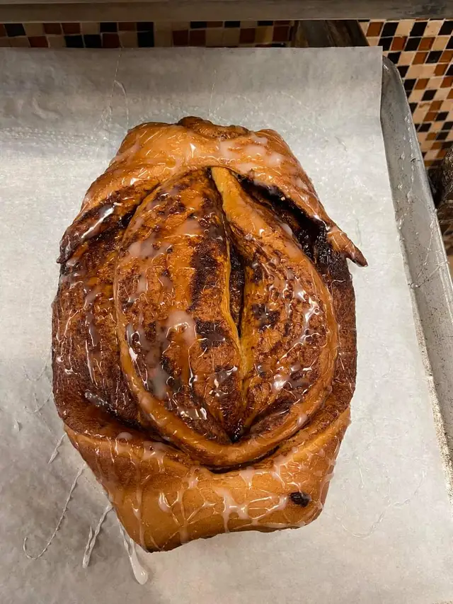 Why'd they glaze it like that | Scrolller