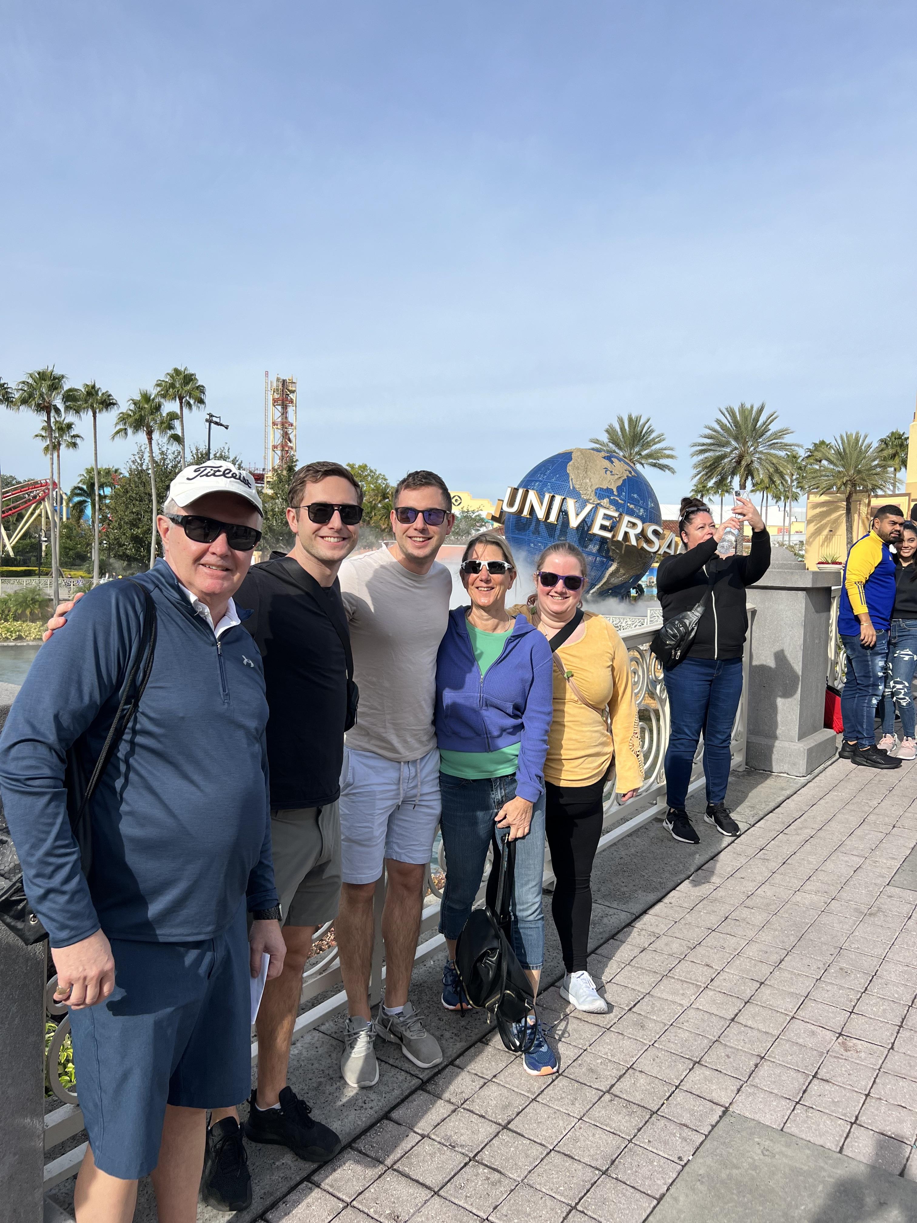 Please remove the individuals in the background | Scrolller