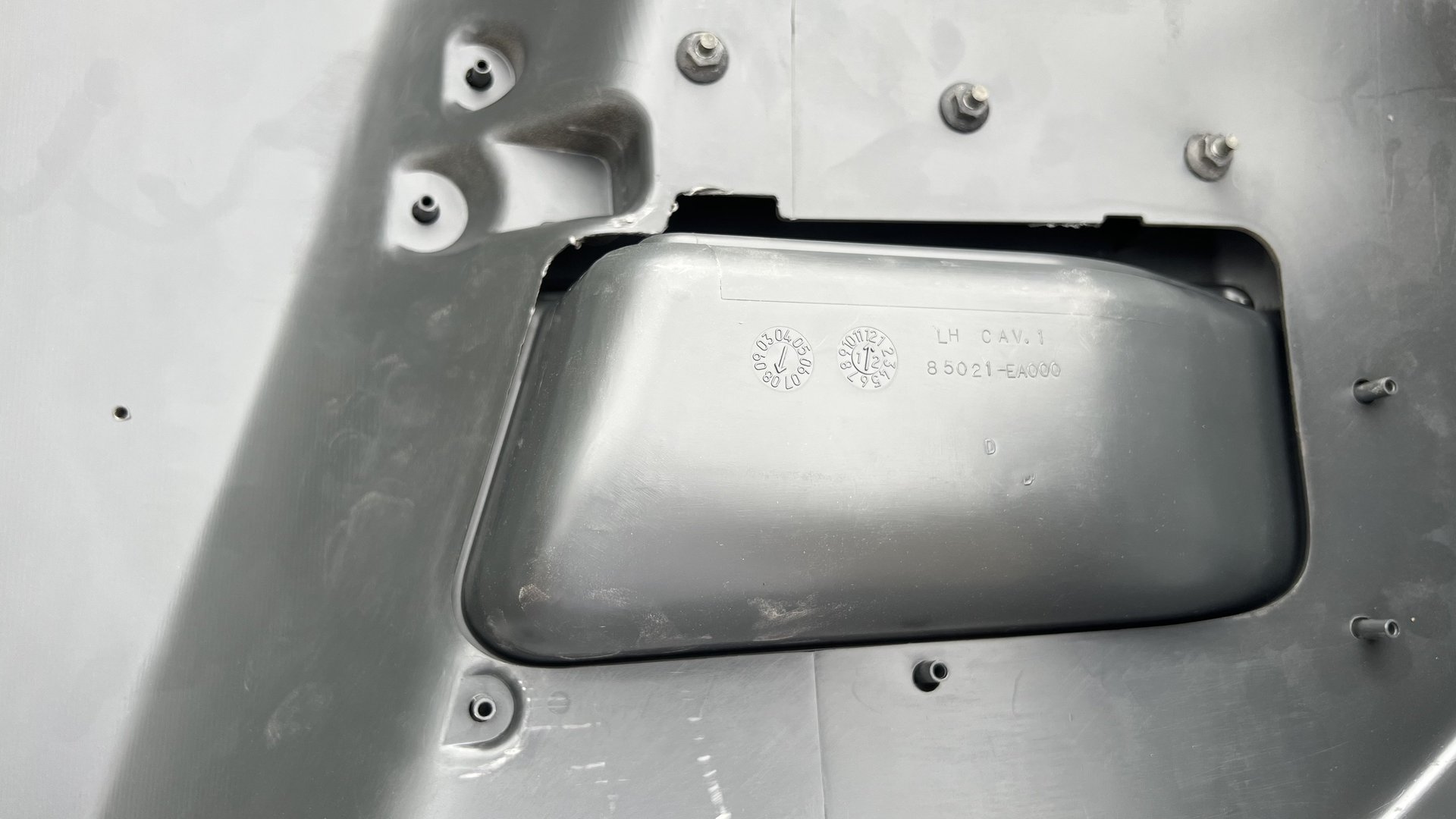 Rear bumper plastic corners replacing | Scrolller