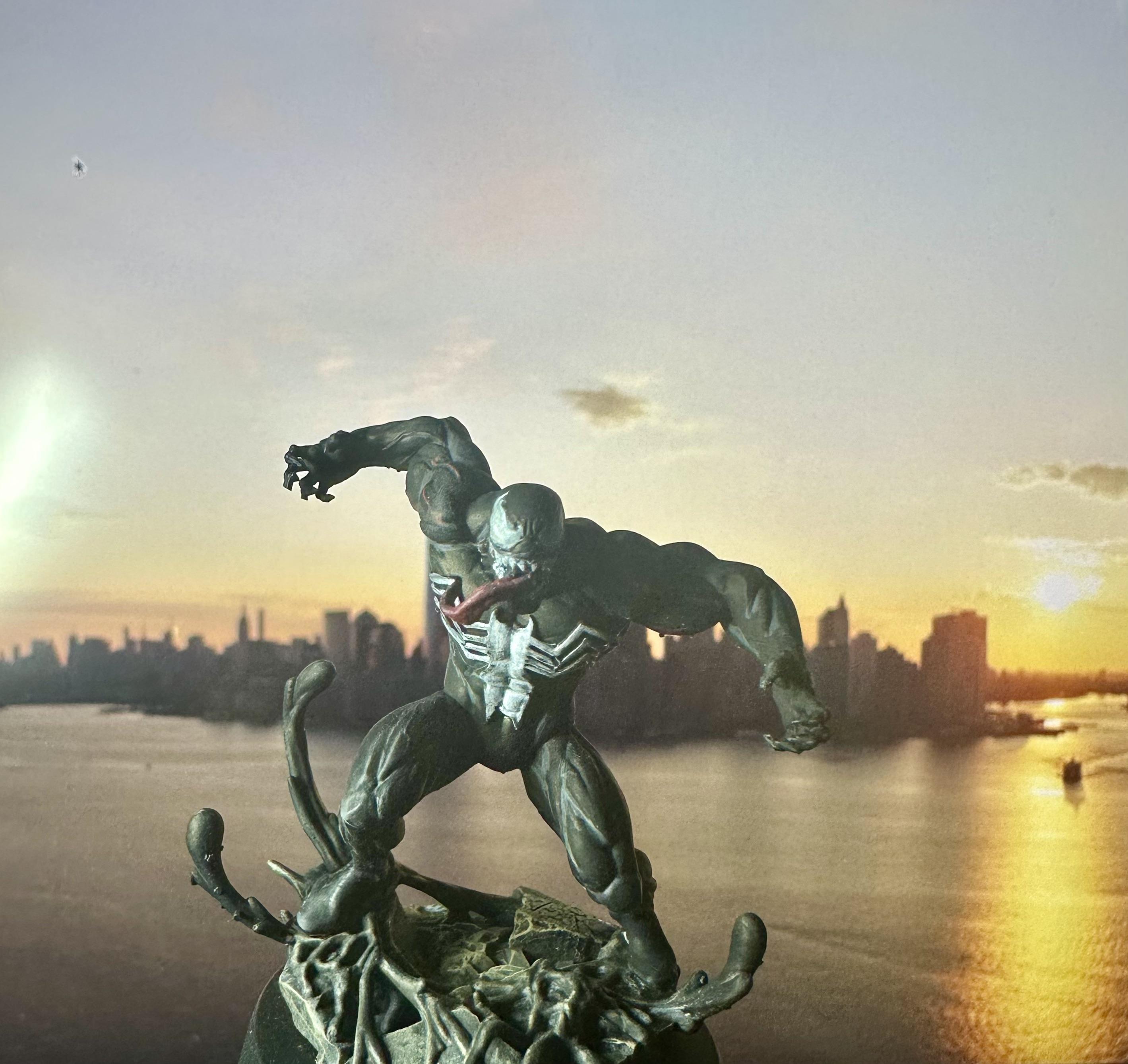 Venom swinging in nyc | Scrolller