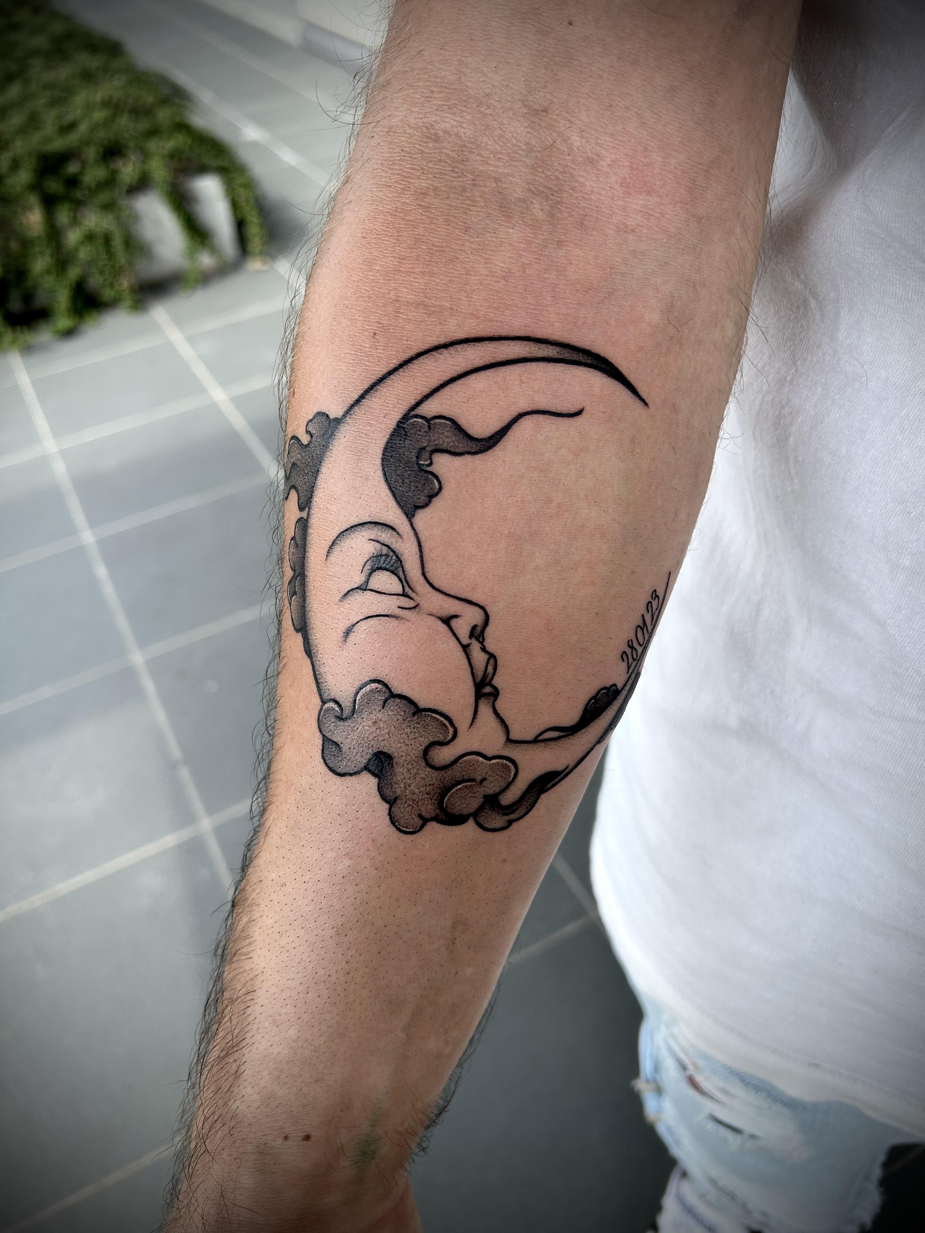 Baby moon, done by marti_monaco at Pepper in Flame Studio, Italy. | Scrolller