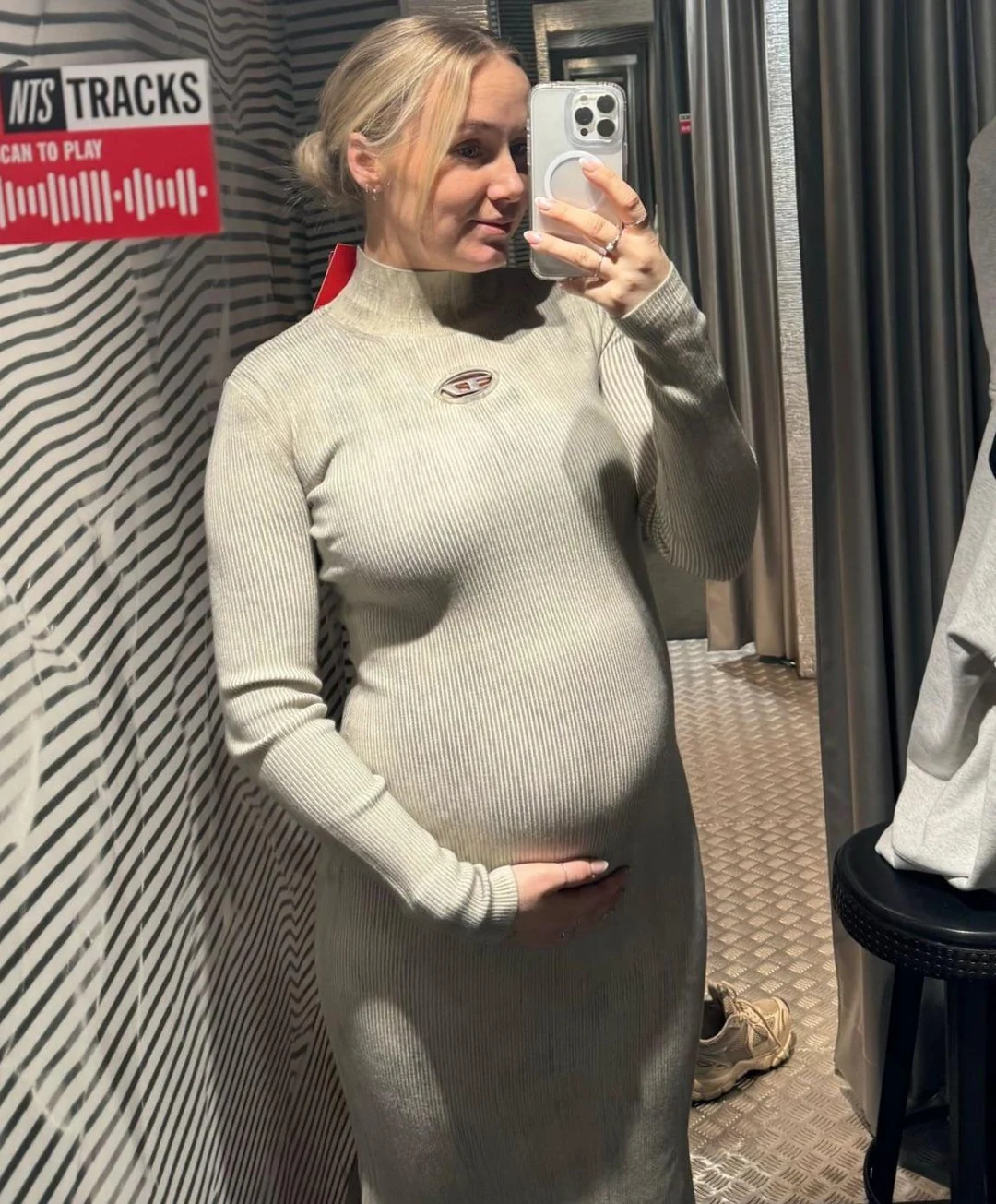 Zwangere Myron | Scrolller