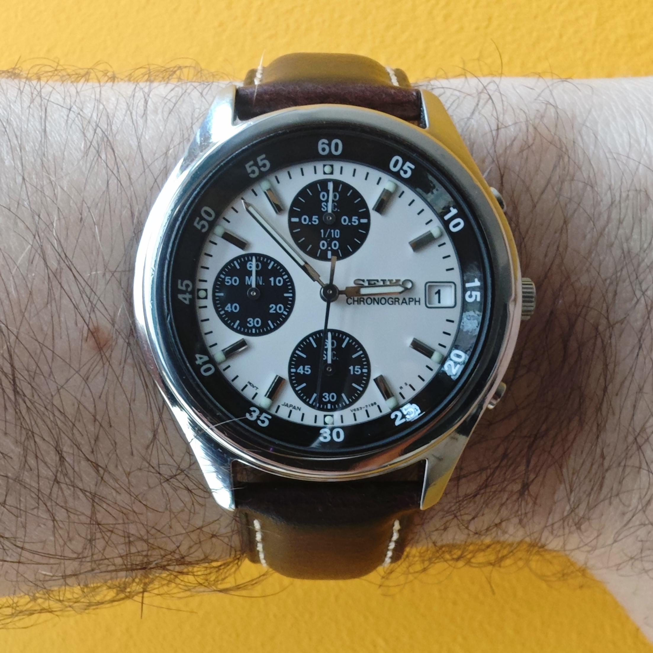 [Seiko V657-7100 Panda] | Scrolller