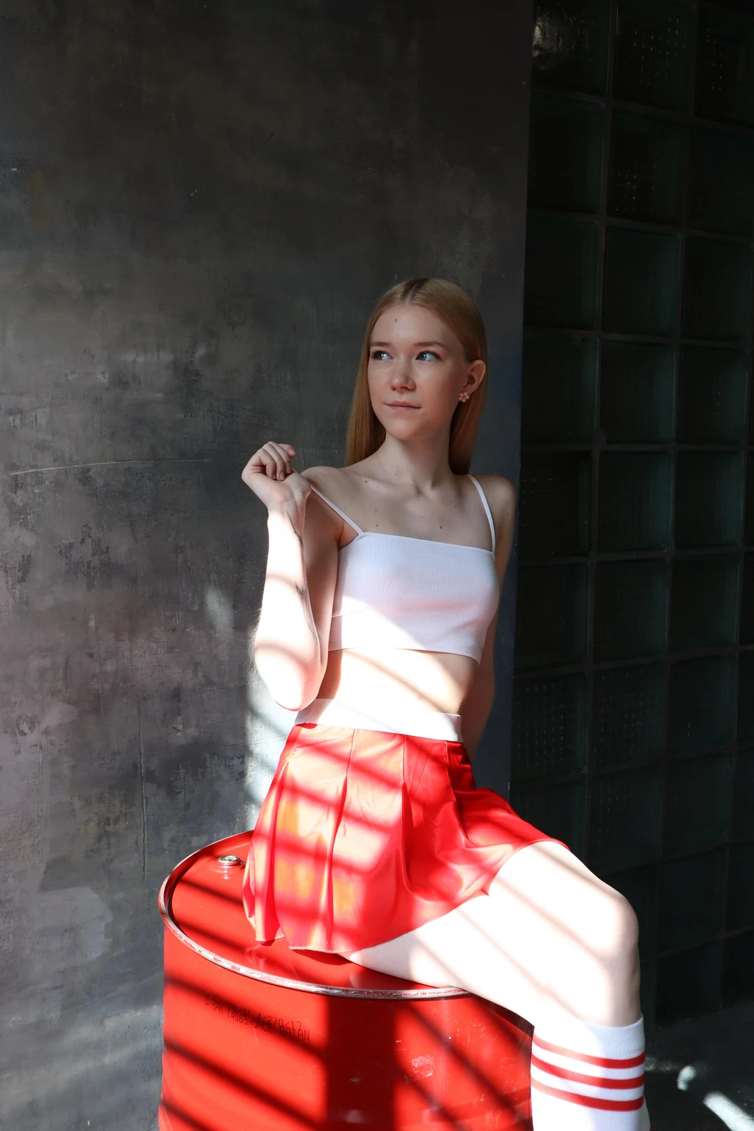 No bra is a philosophy | Scrolller