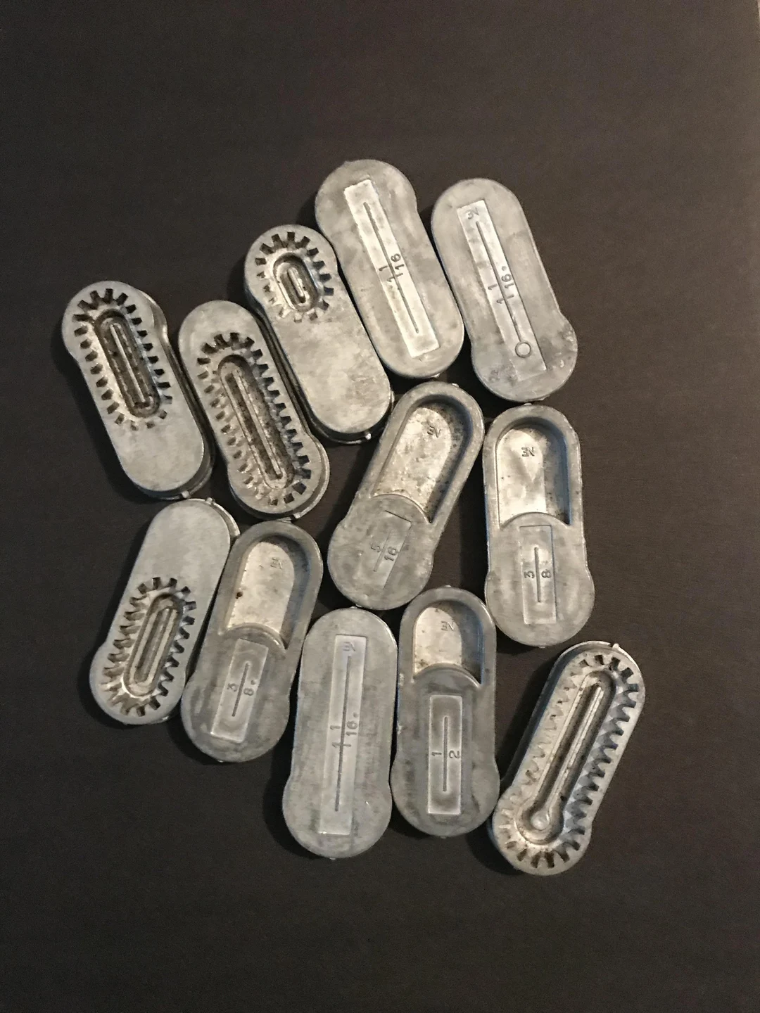 Looking for help identifying what these are. Anyone know? | Scrolller