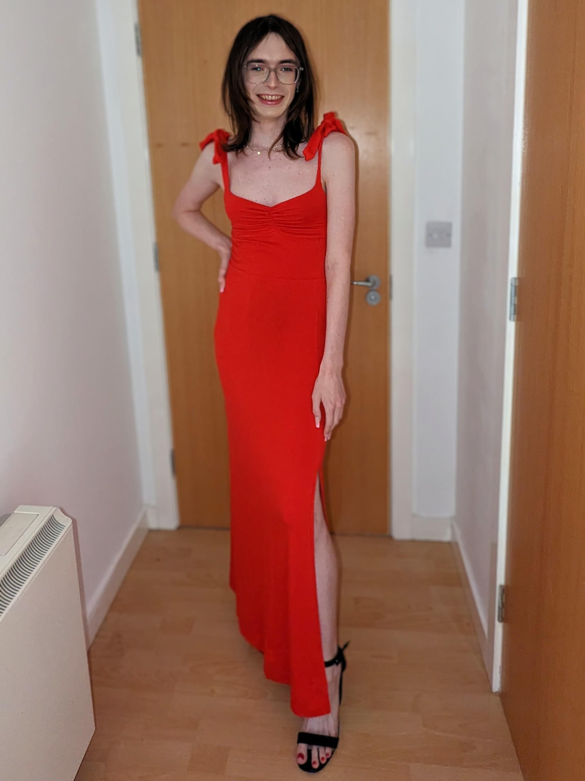 I wish I could've worn this to prom! 😔🩷 | Scrolller