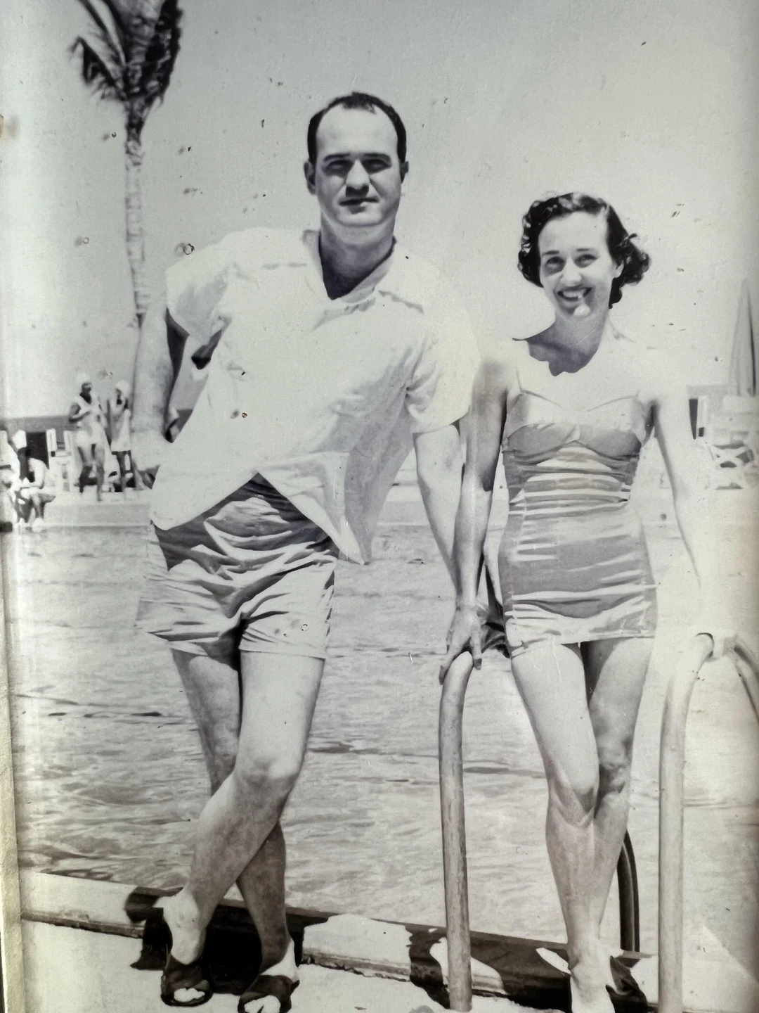 My great grandparents in the (I think) mid-late 40s. | Scrolller