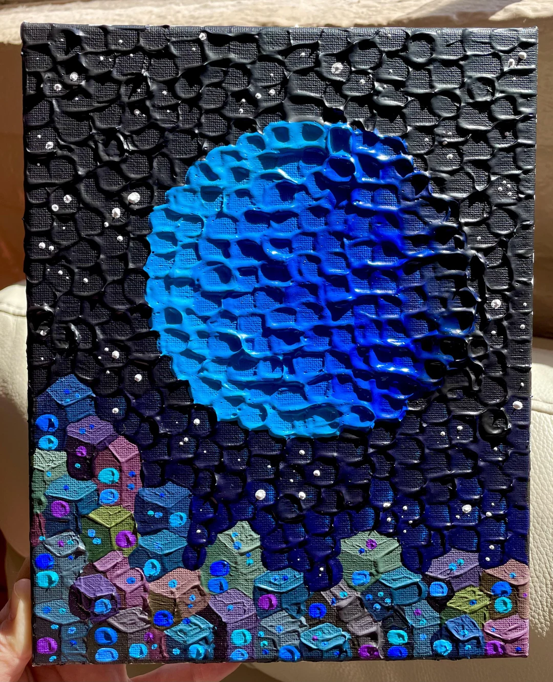 Little moon | Scrolller