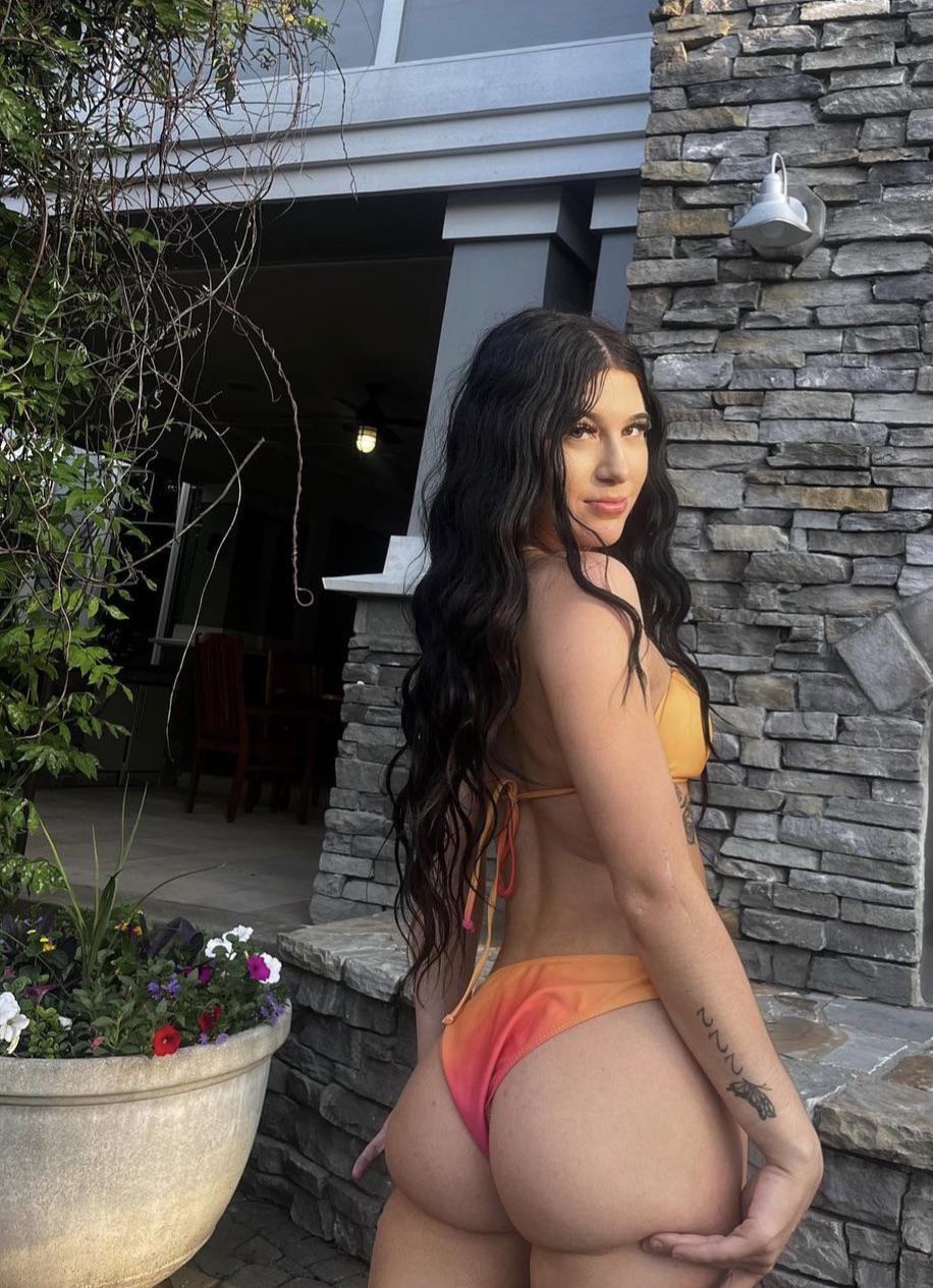 Peaches are good | Scrolller