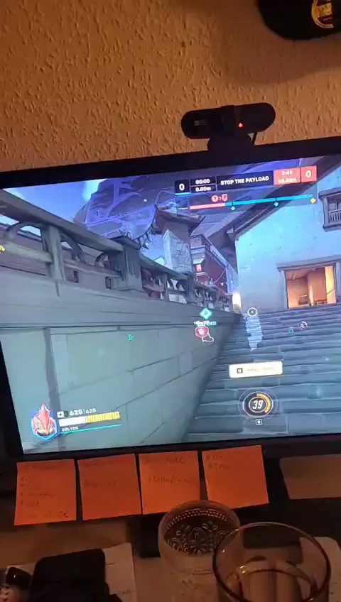 I keep getting this odd bug and dont really know how to describe it, any clue whats causing it ...