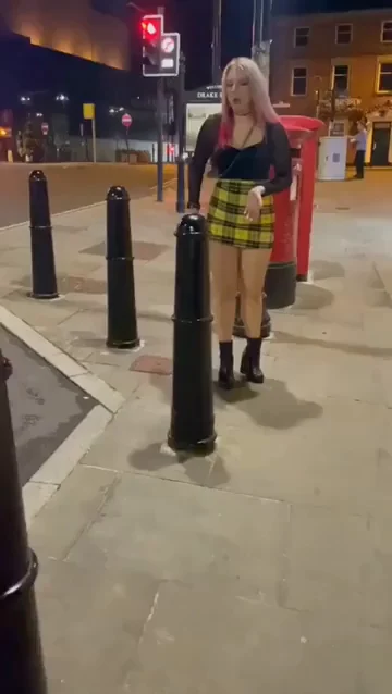 HMC while I hop this pole | Scrolller