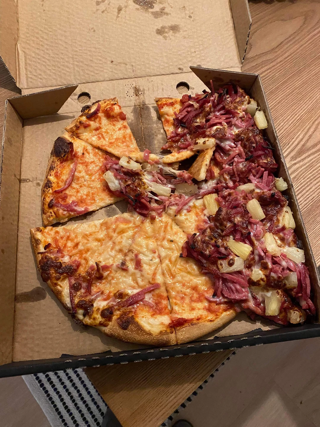 This is how Uber eats delivered my pizza. | Scrolller