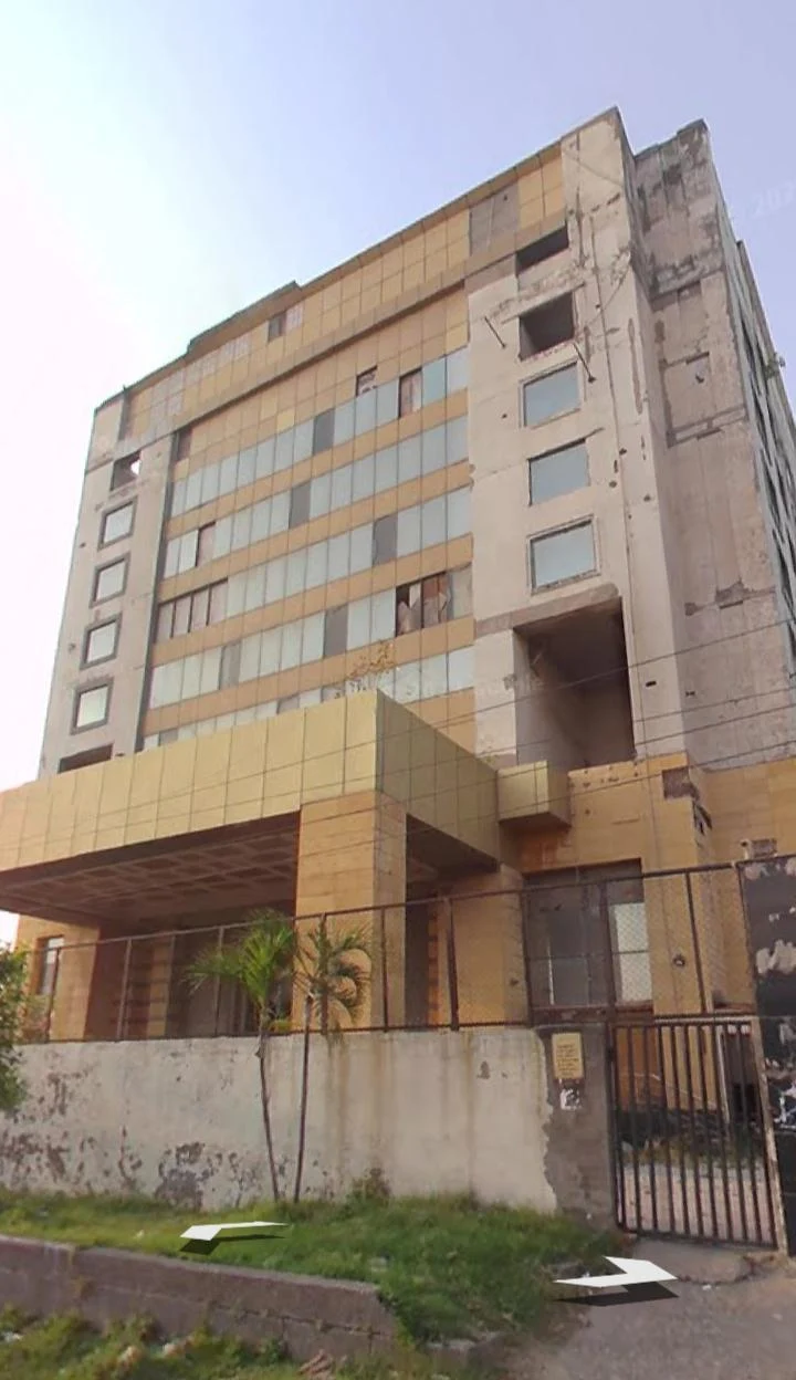 What's the story behind this abandoned building? | Scrolller