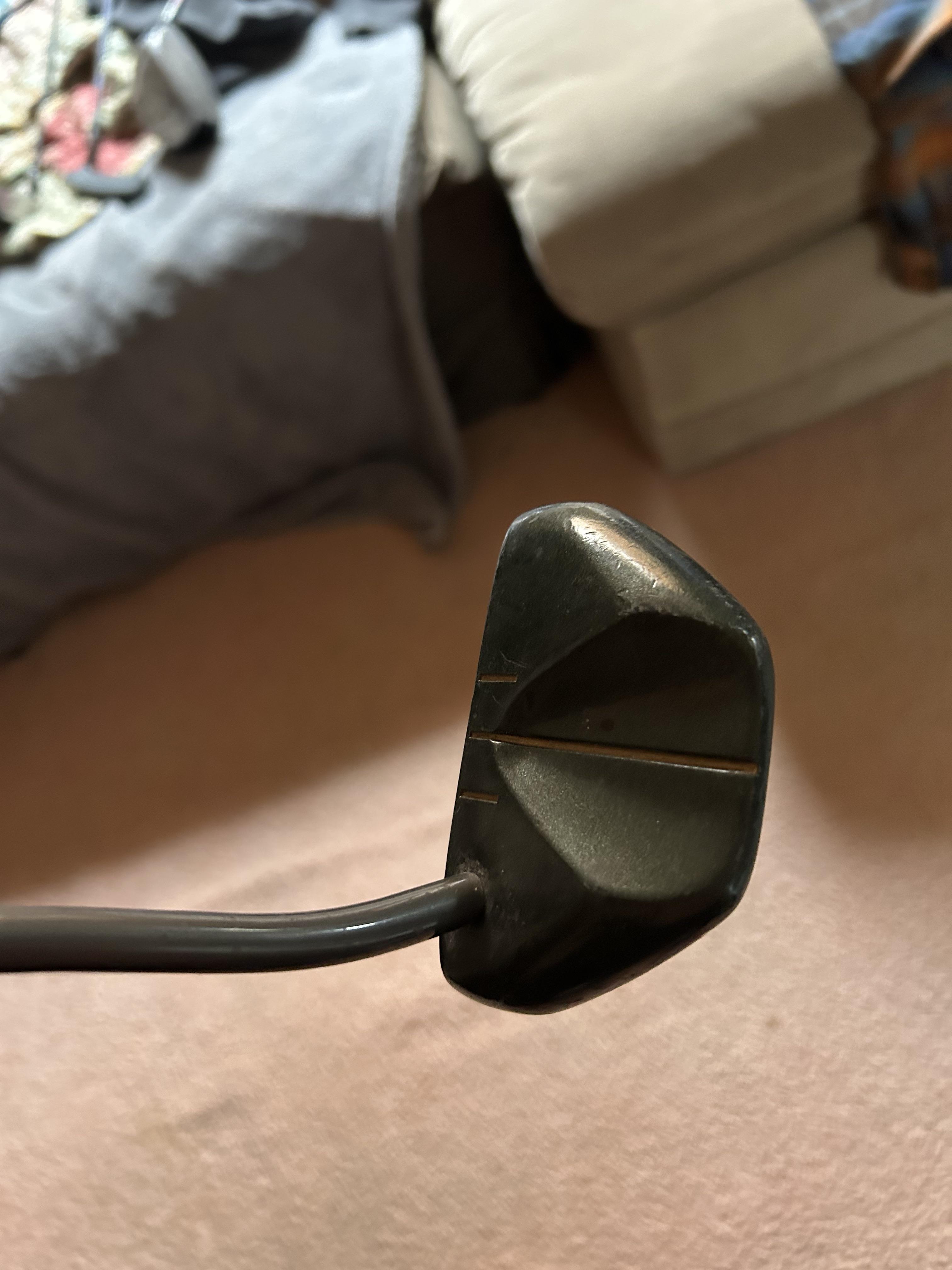 Anyone know this putter? | Scrolller