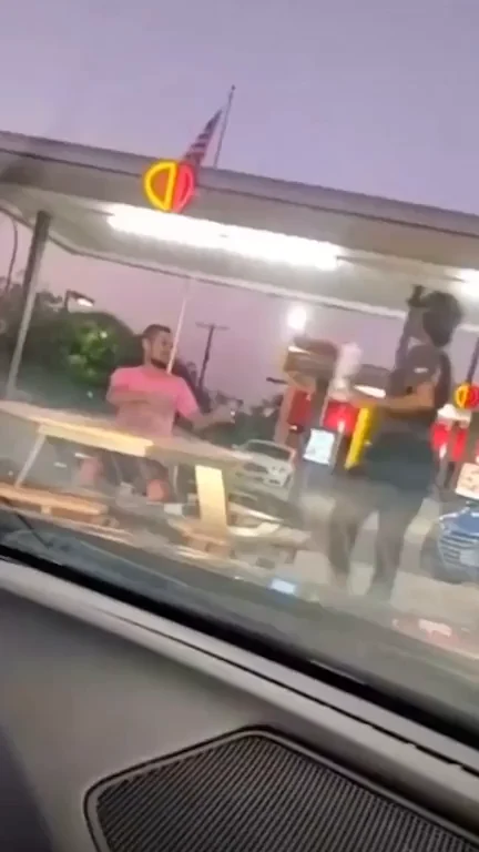 Enjoy your meal! | Scrolller