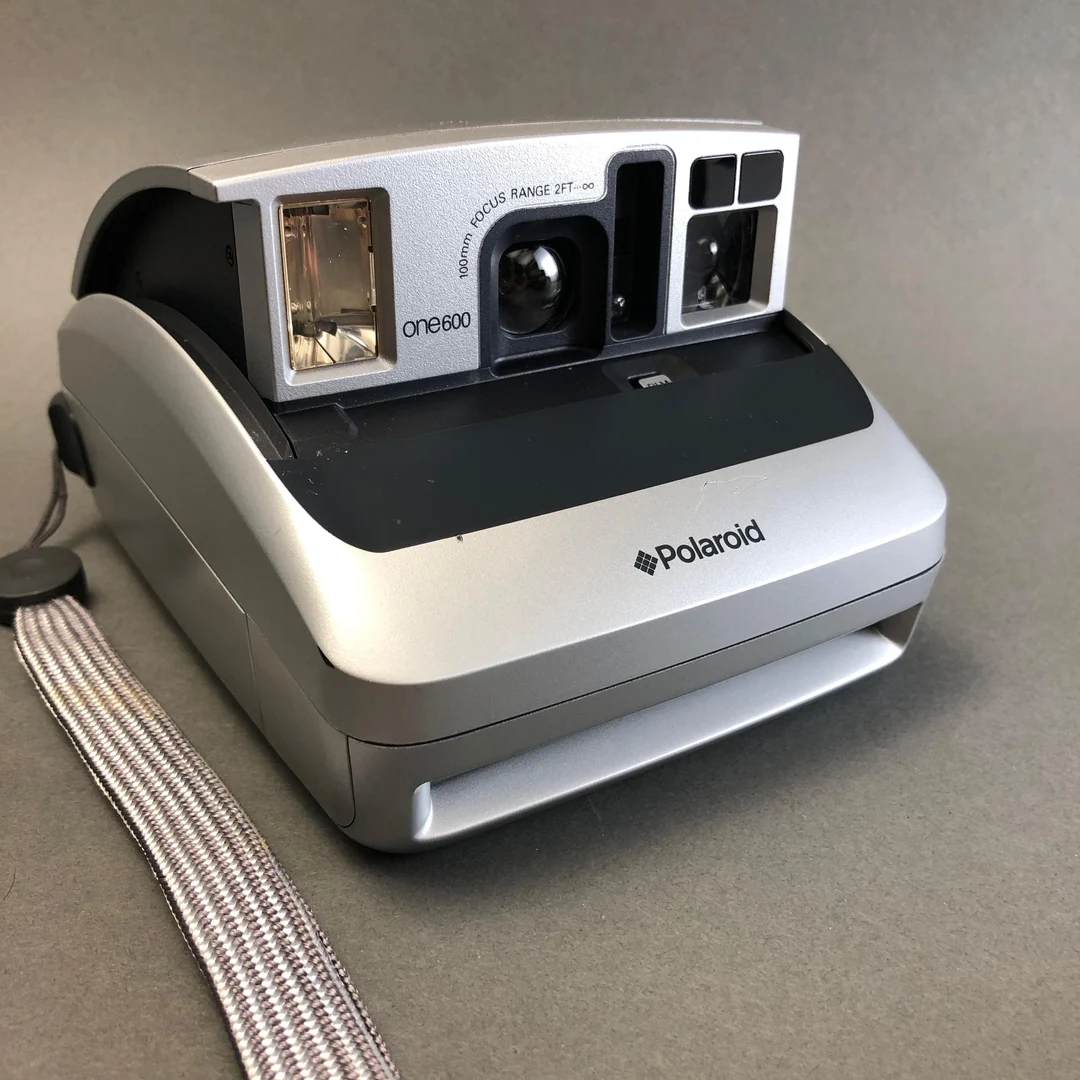 FleaBay find:Polaroid ONE600 Silver | Scrolller