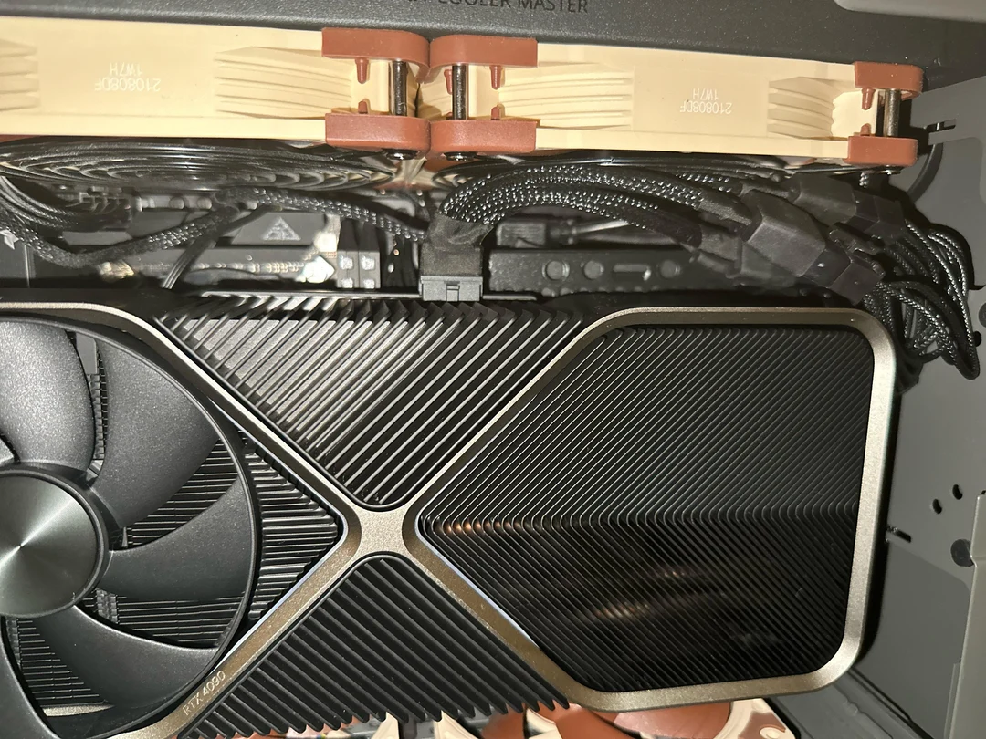 NP200R Max RTX 4090 build | Scrolller