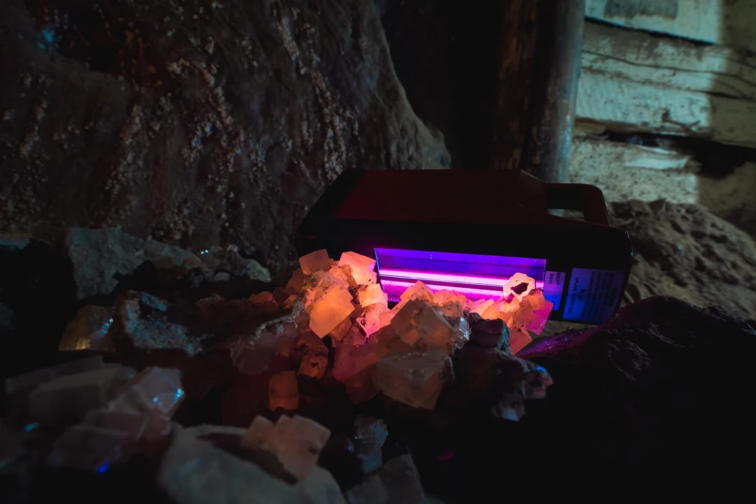 Salt crystals glowing under UV light, Bochnia Salt Mine [4000x3200] (OC) | Scrolller